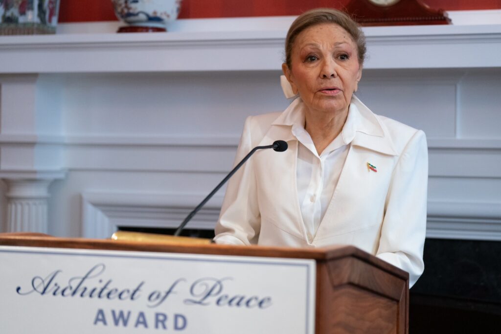 Remarks by H.I.M. Farah Pahlavi upon receiving the Architect of Peace ...